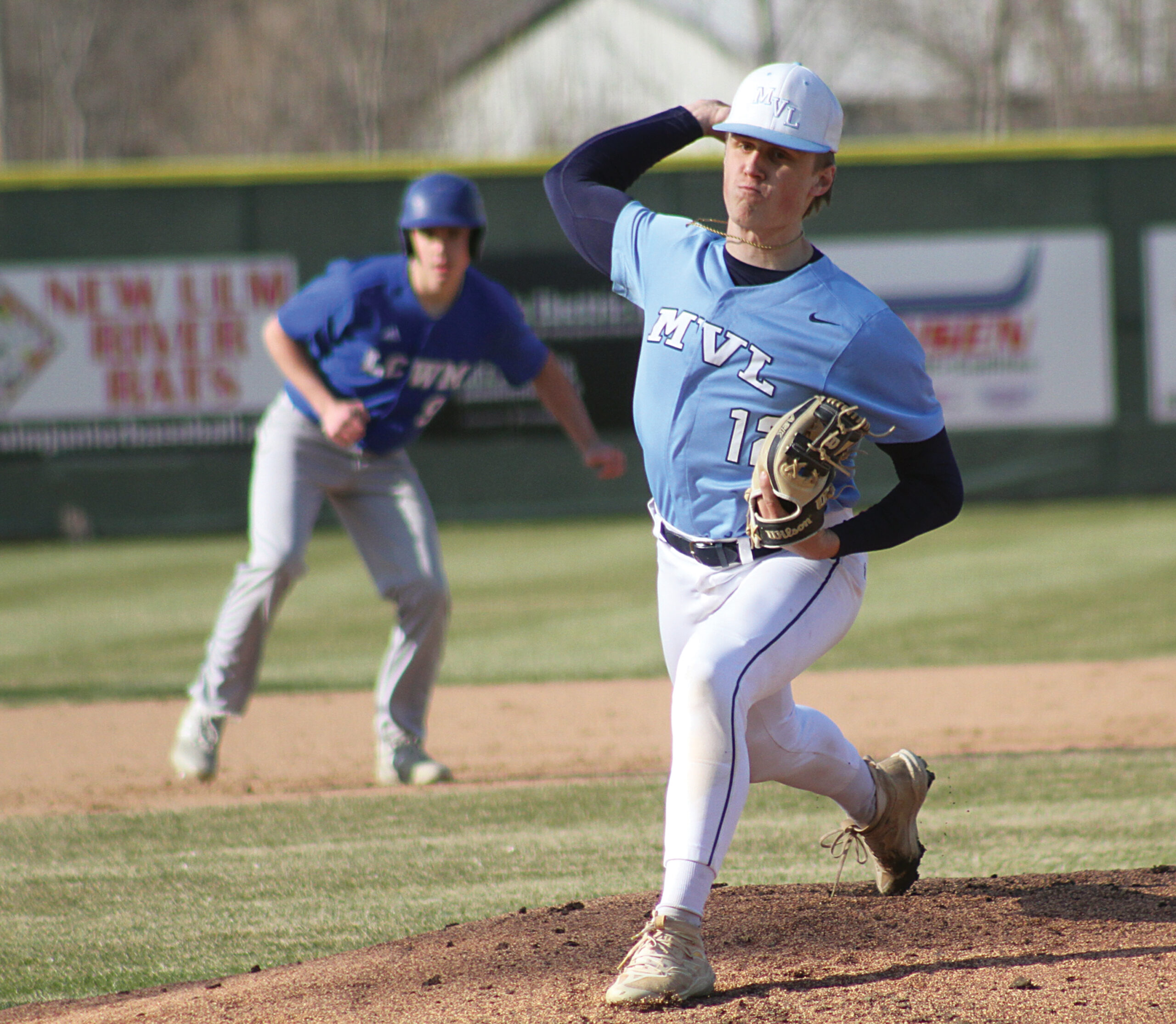 Peterson settles in, fans 8 as Chargers top Knights | News, Sports ...